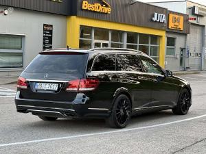 Black Mercedes-Benz E 220 2015 in Jonava, with an engine capacity of 2.20 L and mileage of 299 thousand km for 9850 €, photo 18 on AUTOMOTO.COM.LV