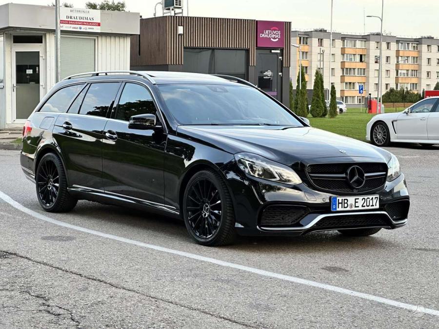 Black Mercedes-Benz E 220 2015 in Jonava, with an engine capacity of 2.20 L and mileage of 299 thousand km for 9850 €, photo 20 on AUTOMOTO.COM.LV
