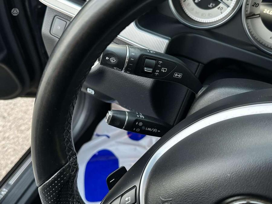 Black Mercedes-Benz E 220 2015 in Jonava, with an engine capacity of 2.20 L and mileage of 299 thousand km for 9850 €, photo 32 on AUTOMOTO.COM.LV