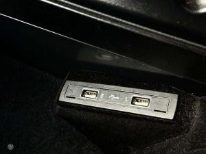 Black Mercedes-Benz E 220 2015 in Jonava, with an engine capacity of 2.20 L and mileage of 299 thousand km for 9850 €, photo 37 on AUTOMOTO.COM.LV