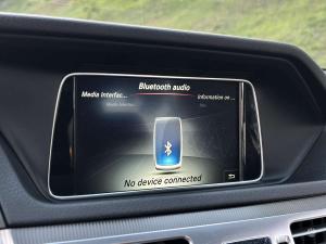 Black Mercedes-Benz E 220 2015 in Jonava, with an engine capacity of 2.20 L and mileage of 299 thousand km for 9850 €, photo 39 on AUTOMOTO.COM.LV