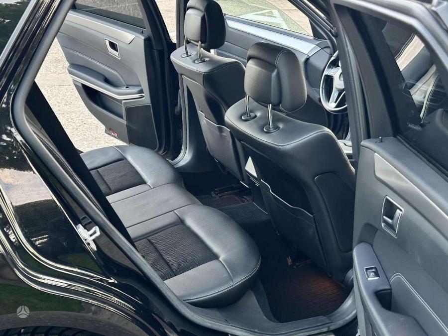 Black Mercedes-Benz E 220 2015 in Jonava, with an engine capacity of 2.20 L and mileage of 299 thousand km for 9850 €, photo 41 on AUTOMOTO.COM.LV