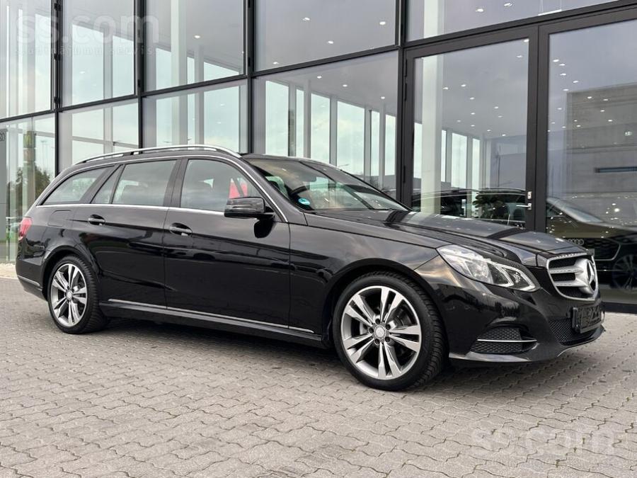 Black Mercedes-Benz E 220 2015 in Riga, with an engine capacity of 2.20 L and mileage of 306 thousand km for 9688 €, photo 4 on AUTOMOTO.COM.LV