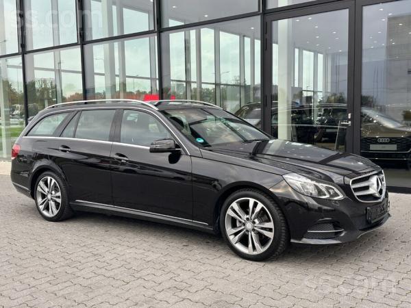 Black Mercedes-Benz E 220 2015 in Riga, with an engine capacity of 2.20 L and mileage of 306 thousand km for 9688 €, photo 5 on AUTOMOTO.COM.LV