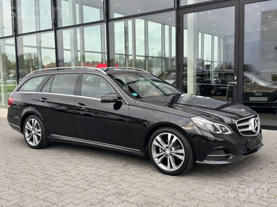 Black Mercedes-Benz E 220 2015 in Riga, with an engine capacity of 2.20 L and mileage of 306 thousand km for 9688 €, photo 5 on AUTOMOTO.COM.LV