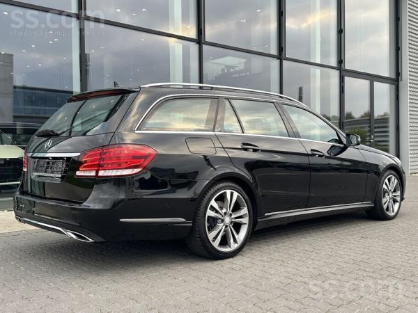 Black Mercedes-Benz E 220 2015 in Riga, with an engine capacity of 2.20 L and mileage of 306 thousand km for 9688 €, photo 6 on AUTOMOTO.COM.LV