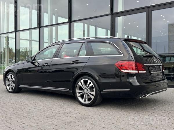 Black Mercedes-Benz E 220 2015 in Riga, with an engine capacity of 2.20 L and mileage of 306 thousand km for 9688 €, photo 8 on AUTOMOTO.COM.LV