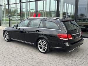 Black Mercedes-Benz E 220 2015 in Riga, with an engine capacity of 2.20 L and mileage of 306 thousand km for 9688 €, photo 9 on AUTOMOTO.COM.LV