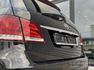 Black Mercedes-Benz E 220 2015 in Riga, with an engine capacity of 2.20 L and mileage of 306 thousand km for 9688 €, photo 12 on AUTOMOTO.COM.LV