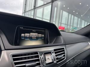 Black Mercedes-Benz E 220 2015 in Riga, with an engine capacity of 2.20 L and mileage of 306 thousand km for 9688 €, photo 23 on AUTOMOTO.COM.LV