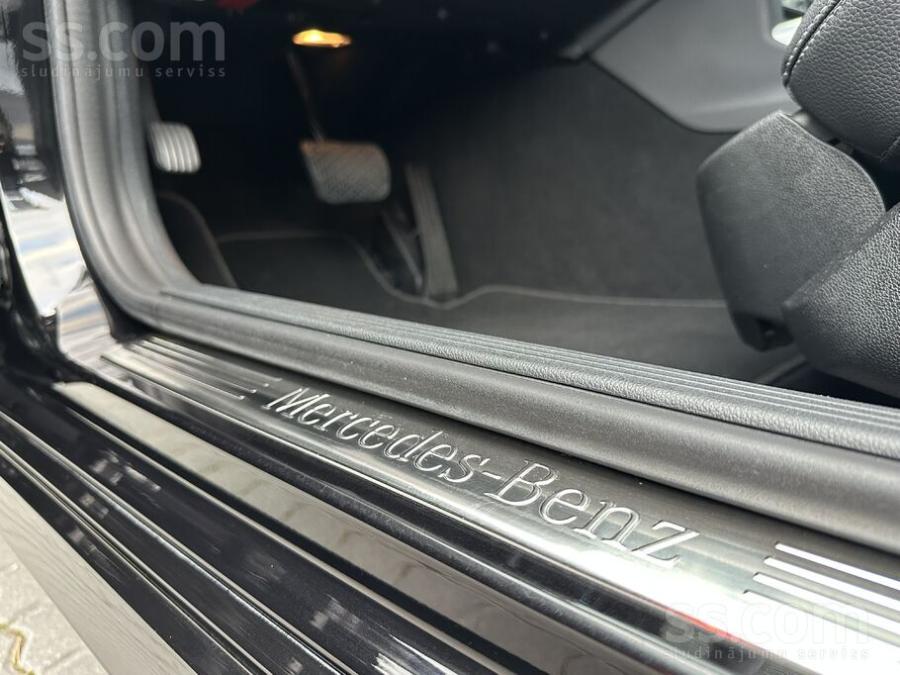 Black Mercedes-Benz E 220 2015 in Riga, with an engine capacity of 2.20 L and mileage of 306 thousand km for 9688 €, photo 26 on AUTOMOTO.COM.LV