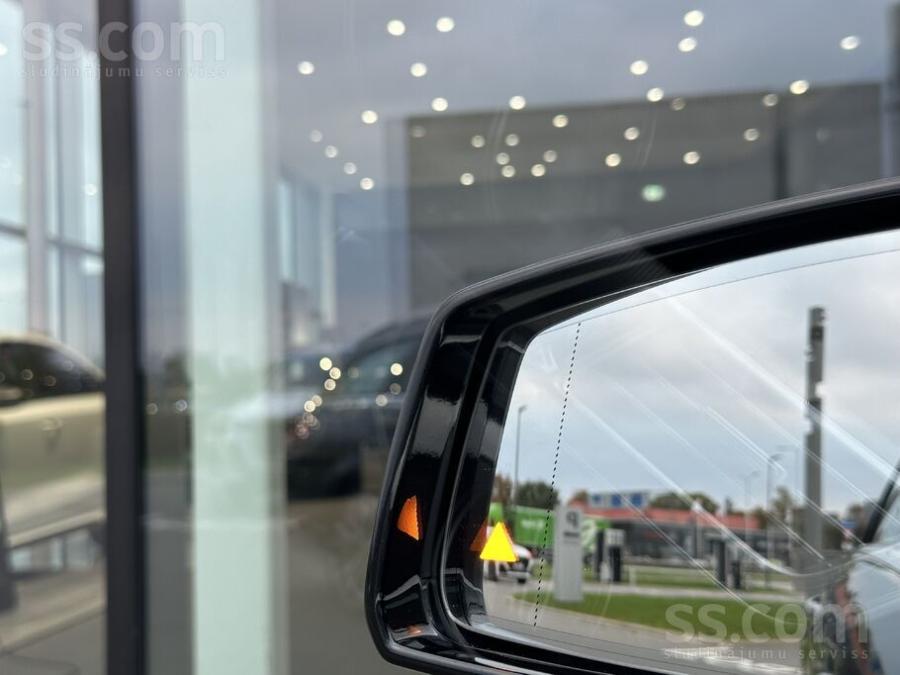 Black Mercedes-Benz E 220 2015 in Riga, with an engine capacity of 2.20 L and mileage of 306 thousand km for 9688 €, photo 28 on AUTOMOTO.COM.LV