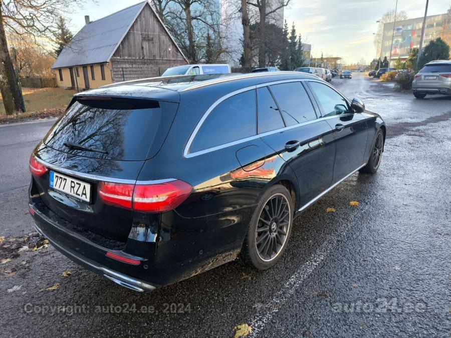 Black Mercedes-Benz E 220 2016 in Parnu, with an engine capacity of 2.00 L and mileage of 404 thousand km for 19000 €, photo 4 on AUTOMOTO.COM.LV