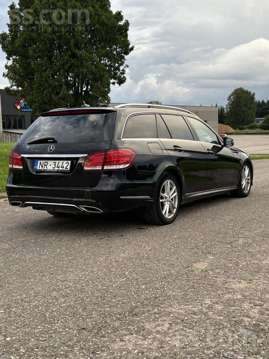 Black Mercedes-Benz E 220 2016 in Riga, with an engine capacity of 2.20 L and mileage of 418 thousand km for 11600 €, photo 2 on AUTOMOTO.COM.LV