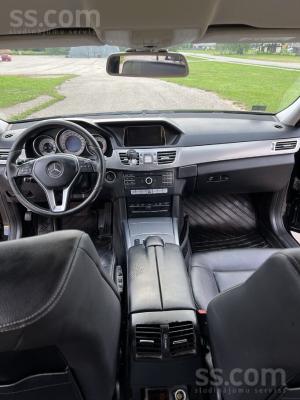 Black Mercedes-Benz E 220 2016 in Riga, with an engine capacity of 2.20 L and mileage of 418 thousand km for 11600 €, photo 6 on AUTOMOTO.COM.LV