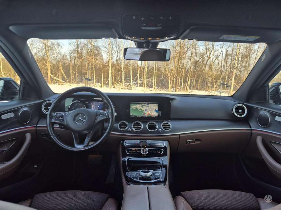 Melns Mercedes-Benz E 220 2016 Utena, ar dzinēja tilpumu 1.95 L un nobraukumu 277 tūkst. km par 14950 €, foto 15 vietnē AUTOMOTO.COM.LV