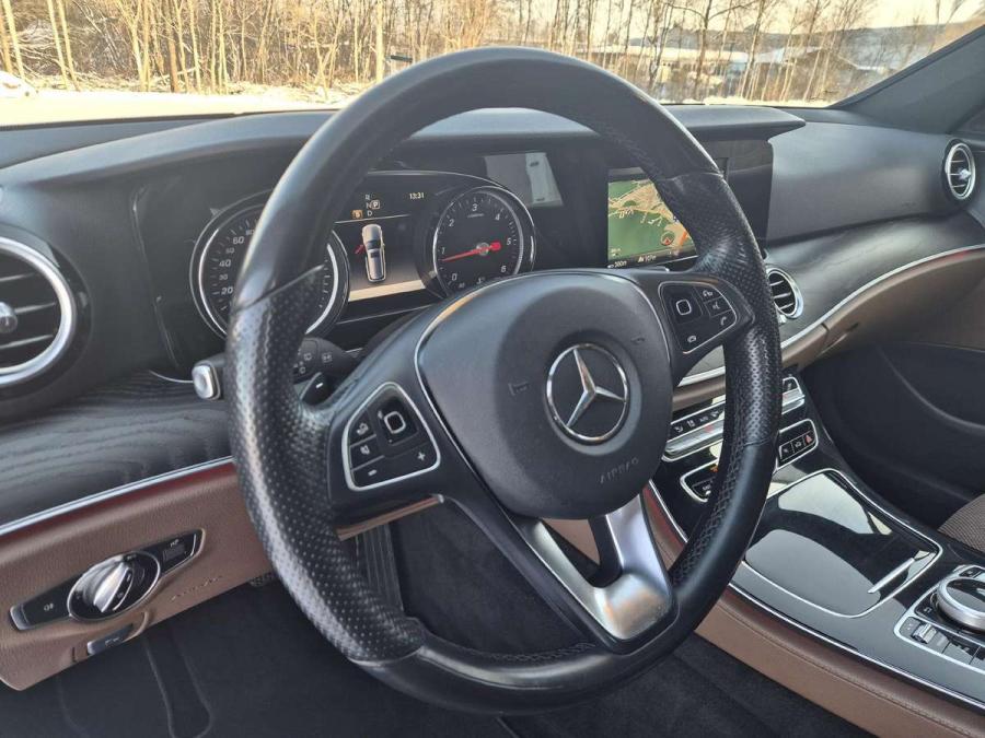 Melns Mercedes-Benz E 220 2016 Utena, ar dzinēja tilpumu 1.95 L un nobraukumu 277 tūkst. km par 14950 €, foto 18 vietnē AUTOMOTO.COM.LV