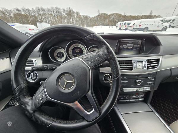 Черный Мерседес E 220 2016 в Таураге, объемом двигателя 2.14 л и пробегом 390 тыс. км за 7550 €, фото 11 на AUTOMOTO.COM.LV