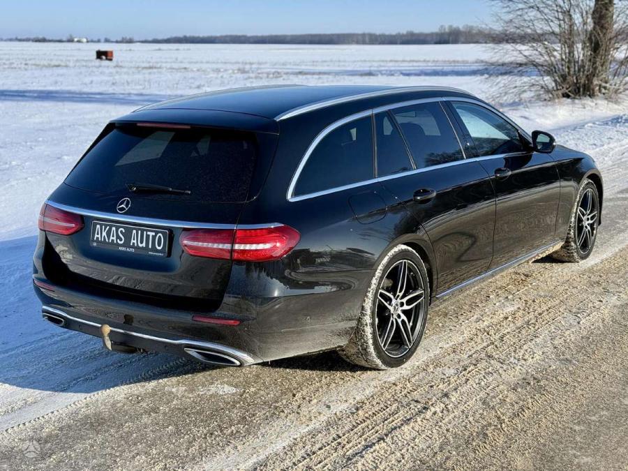 Melns Mercedes-Benz E 220 2016 Vilkaviškis, ar dzinēja tilpumu 1.95 L un nobraukumu 264 tūkst. km par 17700 €, foto 3 vietnē AUTOMOTO.COM.LV