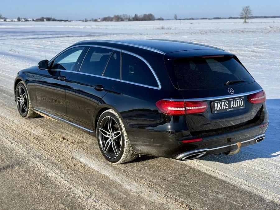 Melns Mercedes-Benz E 220 2016 Vilkaviškis, ar dzinēja tilpumu 1.95 L un nobraukumu 264 tūkst. km par 17700 €, foto 4 vietnē AUTOMOTO.COM.LV