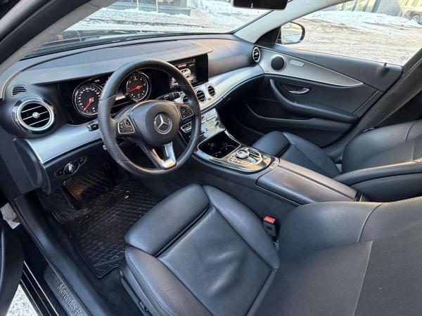 Black Mercedes-Benz E 220 2016 in Vilnius, with an engine capacity of 1.95 L and mileage of 268 thousand km for 15500 €, photo 9 on AUTOMOTO.COM.LV