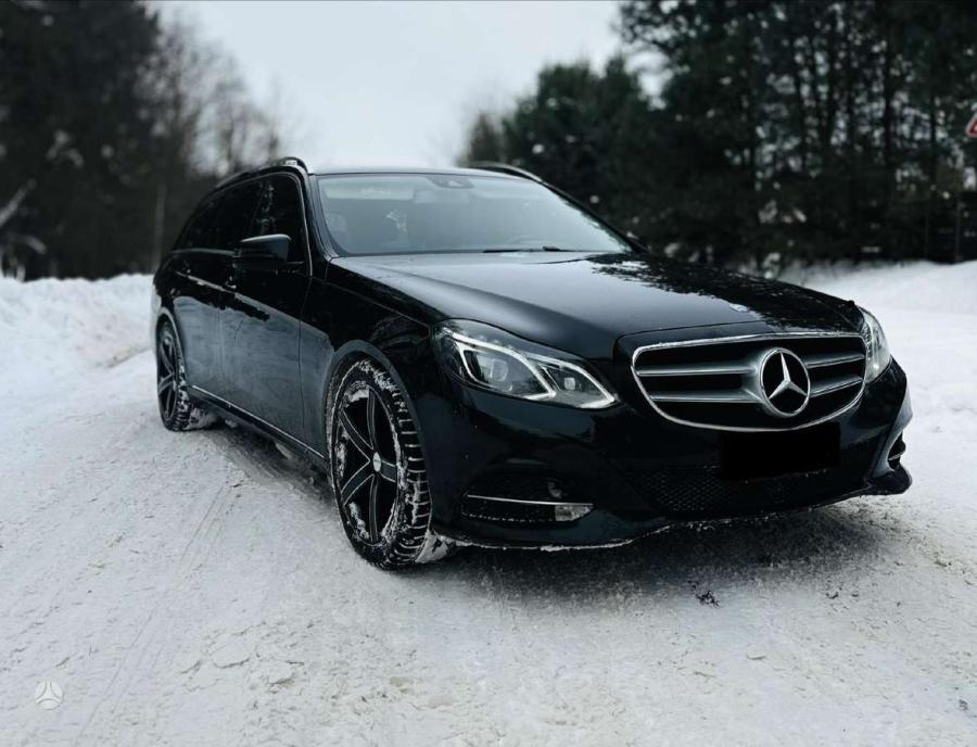 Melns Mercedes-Benz E 220 2016 Radviliškis, ar dzinēja tilpumu 1.95 L un nobraukumu 337 tūkst. km par 6999 €, foto 3 vietnē AUTOMOTO.COM.LV