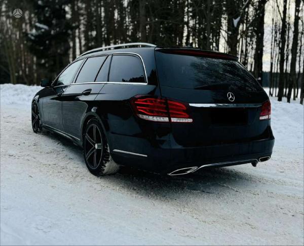 Black Mercedes-Benz E 220 2016 in Radviliskis, with an engine capacity of 1.95 L and mileage of 337 thousand km for 6999 €, photo 6 on AUTOMOTO.COM.LV