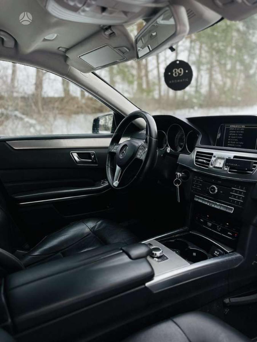 Melns Mercedes-Benz E 220 2016 Radviliškis, ar dzinēja tilpumu 1.95 L un nobraukumu 337 tūkst. km par 6999 €, foto 7 vietnē AUTOMOTO.COM.LV