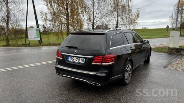 Melns Mercedes-Benz E 220 2016 Ogre, ar dzinēja tilpumu 2.20 L un nobraukumu 450 tūkst. km par 6500 €, foto 3 vietnē AUTOMOTO.COM.LV
