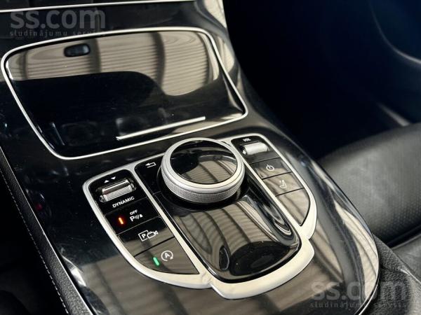 Black Mercedes-Benz E 220 2016 in Riga, with an engine capacity of 2.00 L and mileage of 317 thousand km for 9490 €, photo 9 on AUTOMOTO.COM.LV