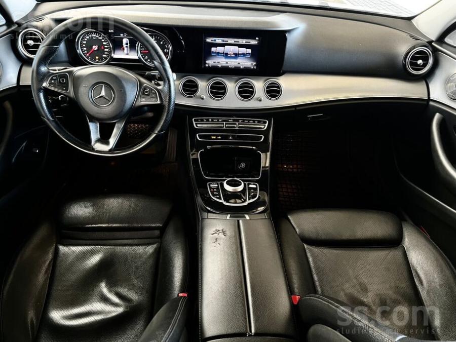Черный Мерседес E 220 2016 в Рига, объемом двигателя 2.00 л и пробегом 317 тыс. км за 9490 €, фото 15 на AUTOMOTO.COM.LV