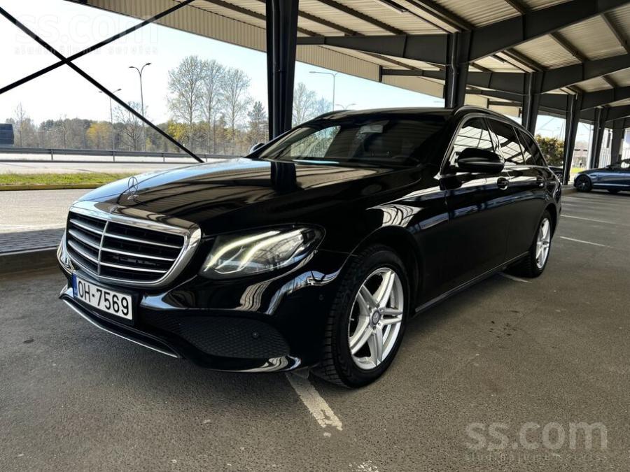 Черный Мерседес E 220 2016 в Рига, объемом двигателя 2.00 л и пробегом 317 тыс. км за 8690 €, фото 1 на AUTOMOTO.COM.LV