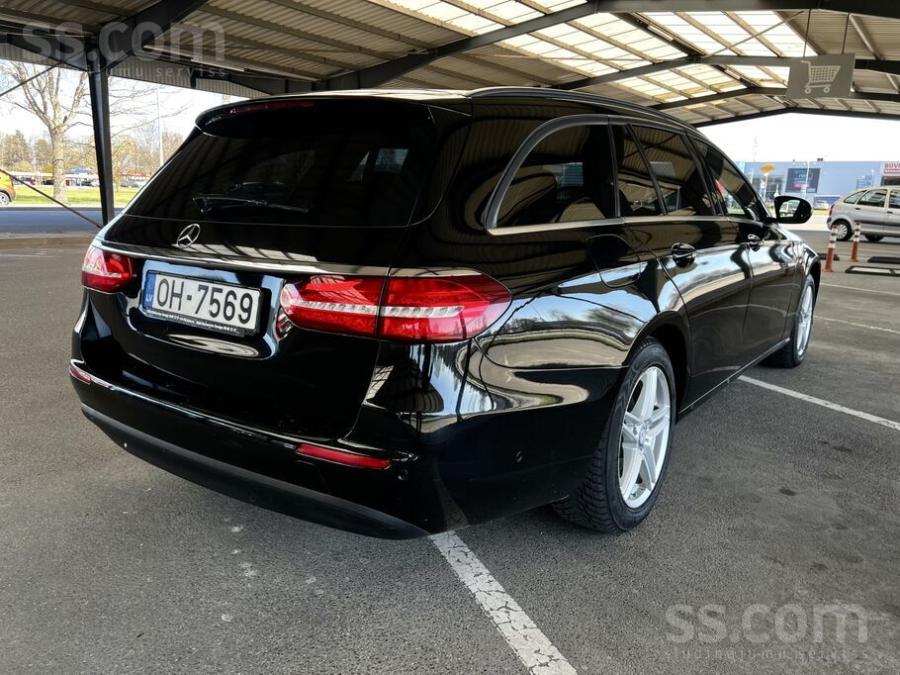 Черный Мерседес E 220 2016 в Рига, объемом двигателя 2.00 л и пробегом 317 тыс. км за 8690 €, фото 5 на AUTOMOTO.COM.LV