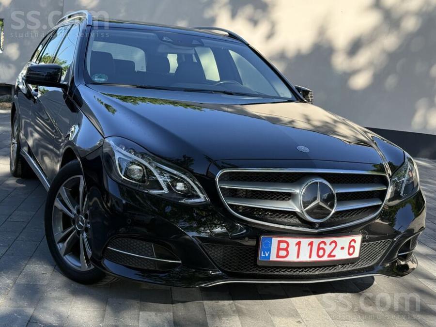 Black Mercedes-Benz E 220 2016 in Riga, with an engine capacity of 2.20 L and mileage of 369 thousand km for 9200 €, photo 3 on AUTOMOTO.COM.LV