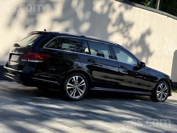 Black Mercedes-Benz E 220 2016 in Riga, with an engine capacity of 2.20 L and mileage of 369 thousand km for 9200 €, photo 8 on AUTOMOTO.COM.LV