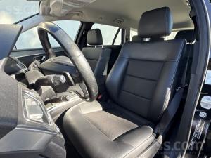 Black Mercedes-Benz E 220 2016 in Riga, with an engine capacity of 2.20 L and mileage of 369 thousand km for 9200 €, photo 15 on AUTOMOTO.COM.LV
