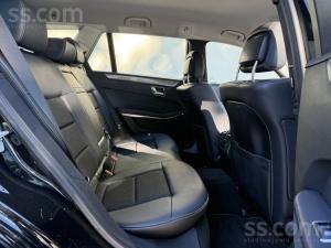 Black Mercedes-Benz E 220 2016 in Riga, with an engine capacity of 2.20 L and mileage of 369 thousand km for 9200 €, photo 18 on AUTOMOTO.COM.LV