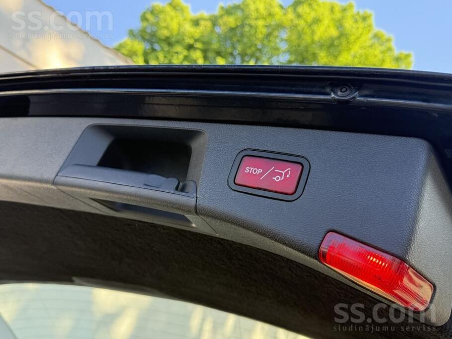 Black Mercedes-Benz E 220 2016 in Riga, with an engine capacity of 2.20 L and mileage of 369 thousand km for 9200 €, photo 24 on AUTOMOTO.COM.LV
