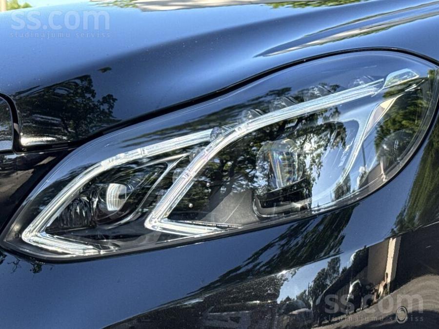 Black Mercedes-Benz E 220 2016 in Riga, with an engine capacity of 2.20 L and mileage of 369 thousand km for 9200 €, photo 26 on AUTOMOTO.COM.LV