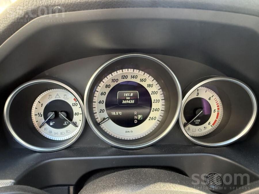Black Mercedes-Benz E 220 2016 in Riga, with an engine capacity of 2.20 L and mileage of 369 thousand km for 9200 €, photo 27 on AUTOMOTO.COM.LV
