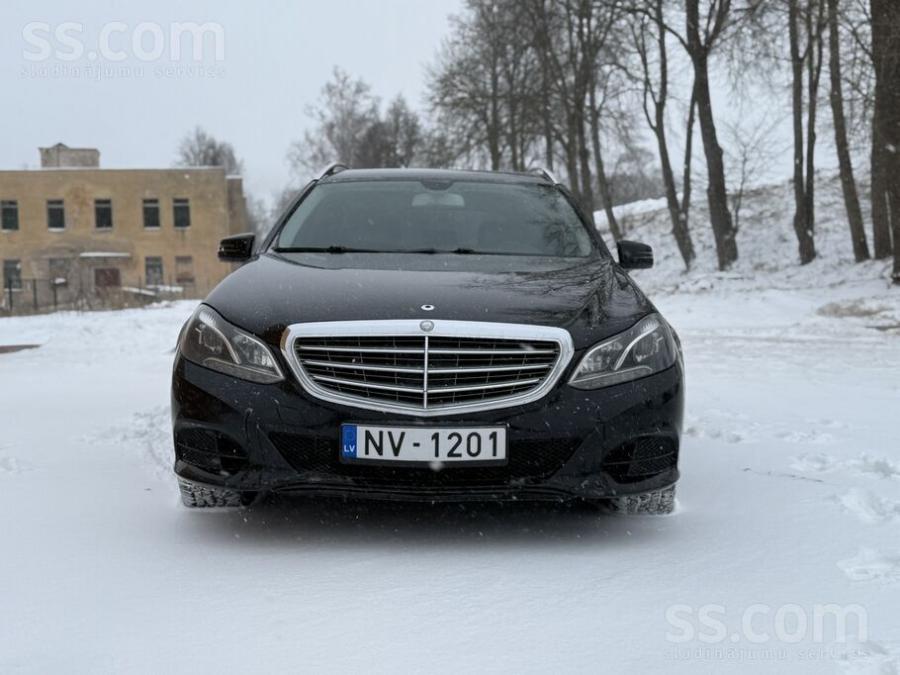 Черный Мерседес E 220 2016 в Рига, объемом двигателя 2.20 л и пробегом 560 тыс. км за 2750 €, фото 1 на AUTOMOTO.COM.LV