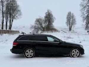 Черный Мерседес E 220 2016 в Рига, объемом двигателя 2.20 л и пробегом 560 тыс. км за 2750 €, фото 4 на AUTOMOTO.COM.LV