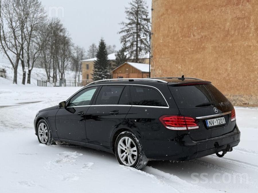 Черный Мерседес E 220 2016 в Рига, объемом двигателя 2.20 л и пробегом 560 тыс. км за 2750 €, фото 6 на AUTOMOTO.COM.LV