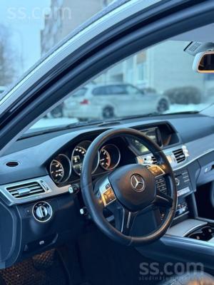 Черный Мерседес E 220 2016 в Рига, объемом двигателя 2.20 л и пробегом 560 тыс. км за 2750 €, фото 9 на AUTOMOTO.COM.LV