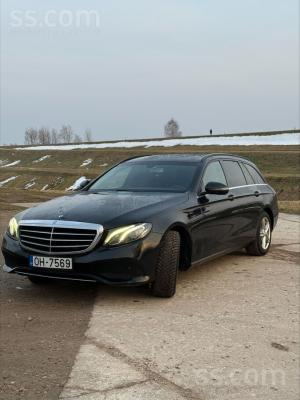 Melns Mercedes-Benz E 220 2016 Rīga, ar dzinēja tilpumu 2.00 L un nobraukumu 314 tūkst. km par 11400 €, foto 3 vietnē AUTOMOTO.COM.LV