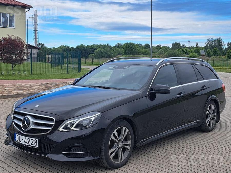 Black Mercedes-Benz E 220 2016 in Valmiera, with an engine capacity of 2.10 L and mileage of 264 thousand km for 11700 €, photo 1 on AUTOMOTO.COM.LV