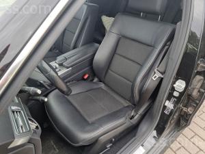 Black Mercedes-Benz E 220 2016 in Valmiera, with an engine capacity of 2.10 L and mileage of 264 thousand km for 11700 €, photo 10 on AUTOMOTO.COM.LV