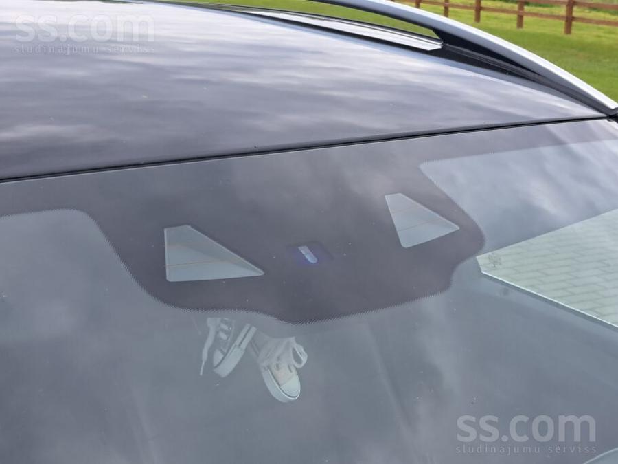 Black Mercedes-Benz E 220 2016 in Valmiera, with an engine capacity of 2.10 L and mileage of 264 thousand km for 11700 €, photo 16 on AUTOMOTO.COM.LV