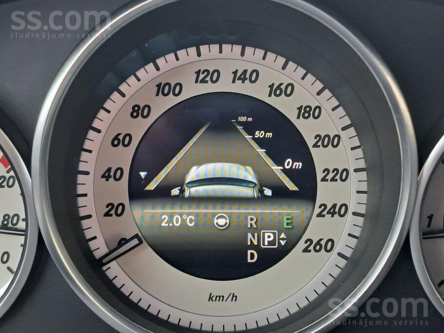 Black Mercedes-Benz E 220 2016 in Valmiera, with an engine capacity of 2.10 L and mileage of 264 thousand km for 11700 €, photo 17 on AUTOMOTO.COM.LV