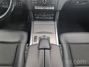Black Mercedes-Benz E 220 2016 in Valmiera, with an engine capacity of 2.10 L and mileage of 264 thousand km for 11700 €, photo 18 on AUTOMOTO.COM.LV